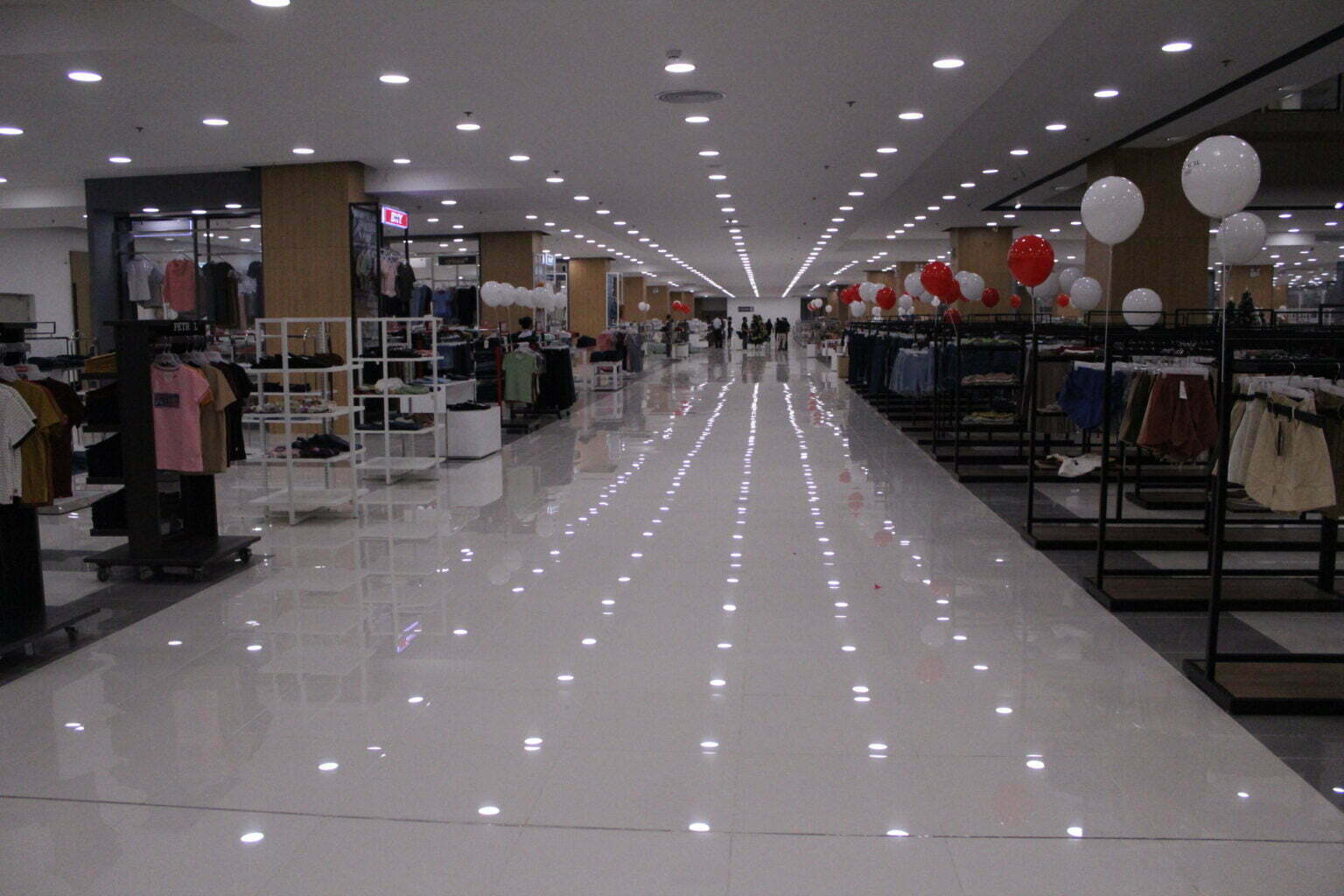 GMall of Cebu Opens! - North Reclamation Area - Condonians