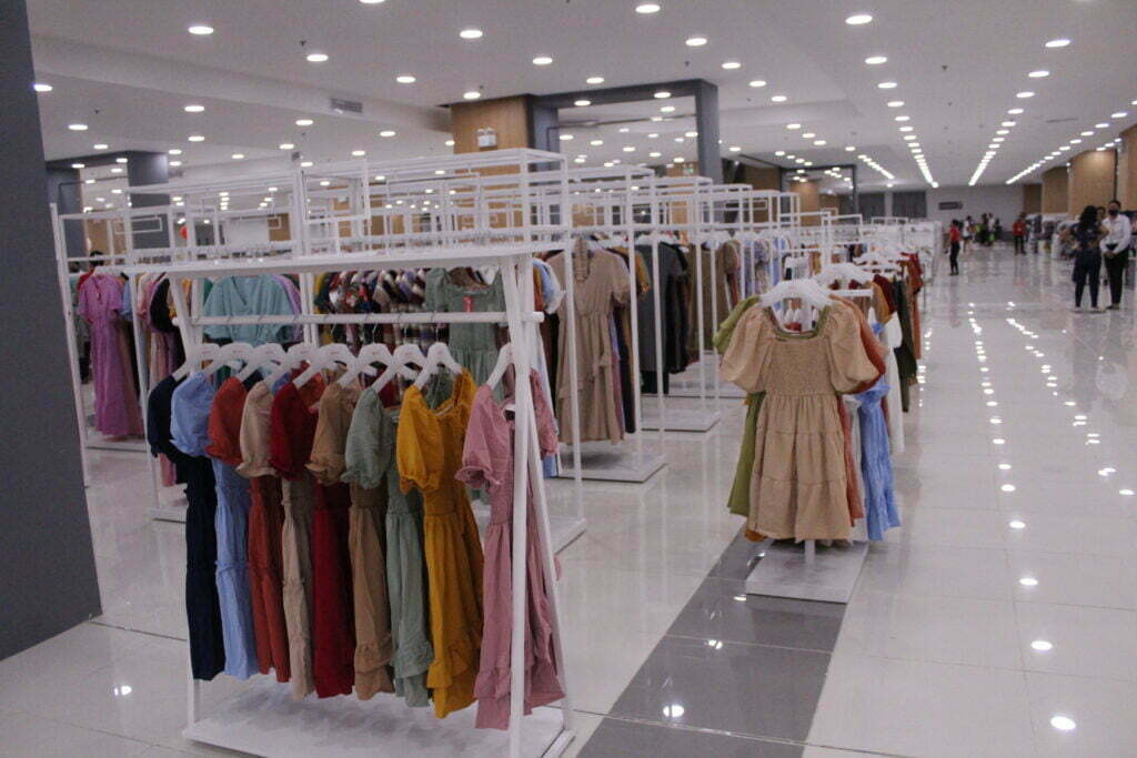 GMall of Cebu Opens! - North Reclamation Area - Condonians