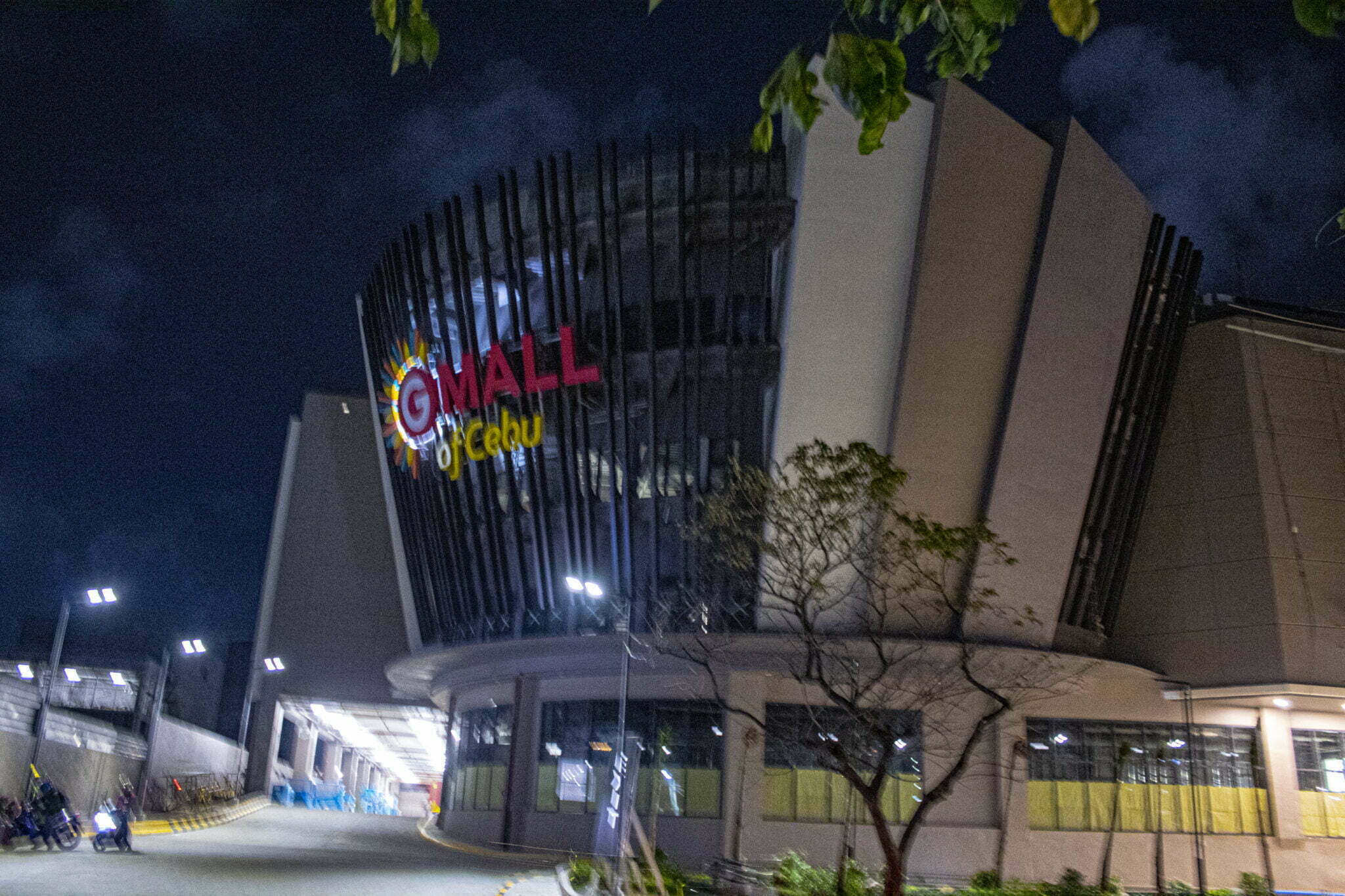 GMall of Cebu Opens! - North Reclamation Area - Condonians