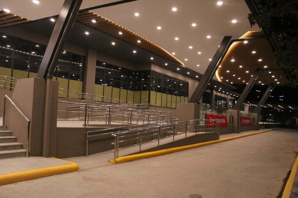 GMall of Cebu Opens! - North Reclamation Area - Condonians